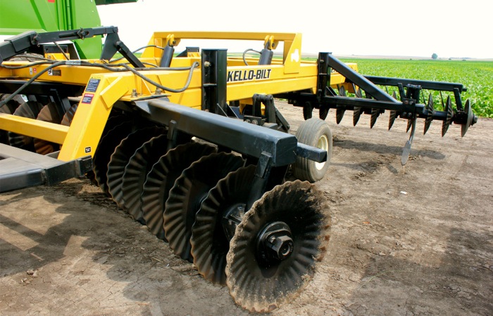 Familiar farm Machinery Brands At Work In Ukraine familiar-farm-machinery-brands-at-work-in-ukraine