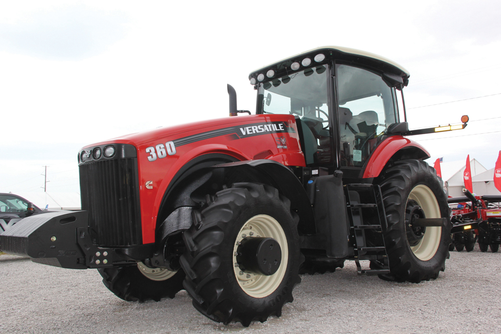 Versatile bumps its rigid-frame tractors up to 360 horsepower